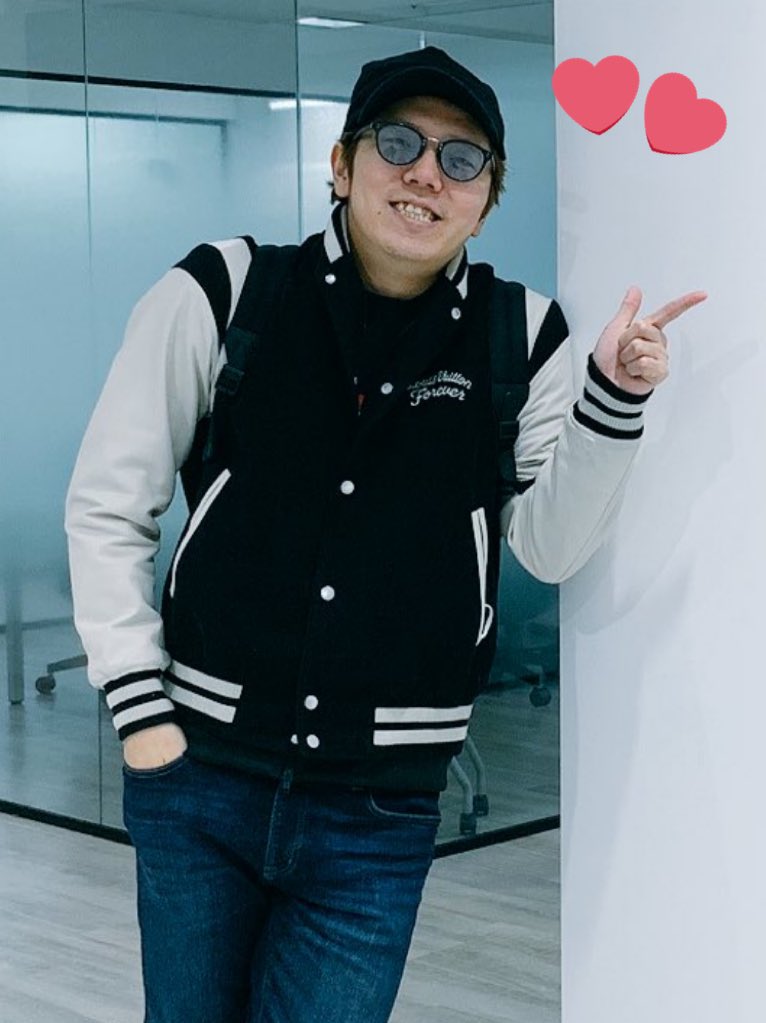 HIKAKIN😎ヒカキン 【YouTuber】 on Twitter: "本日はUUUMの新しいオフィスで、ひたすらミーティングDAYでした。年末から年明けまで、色々盛り沢山過ぎて打ち合わせで ...