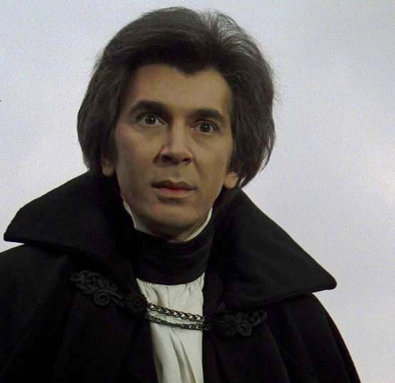 Frank Langella Dracula