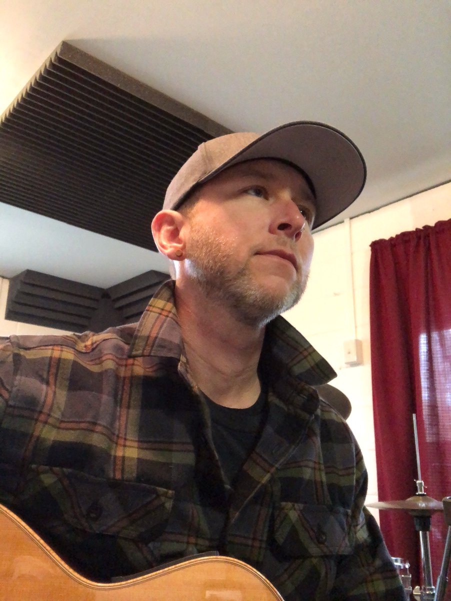 Kris Scott's Instagram, Twitter & Facebook on IDCrawl