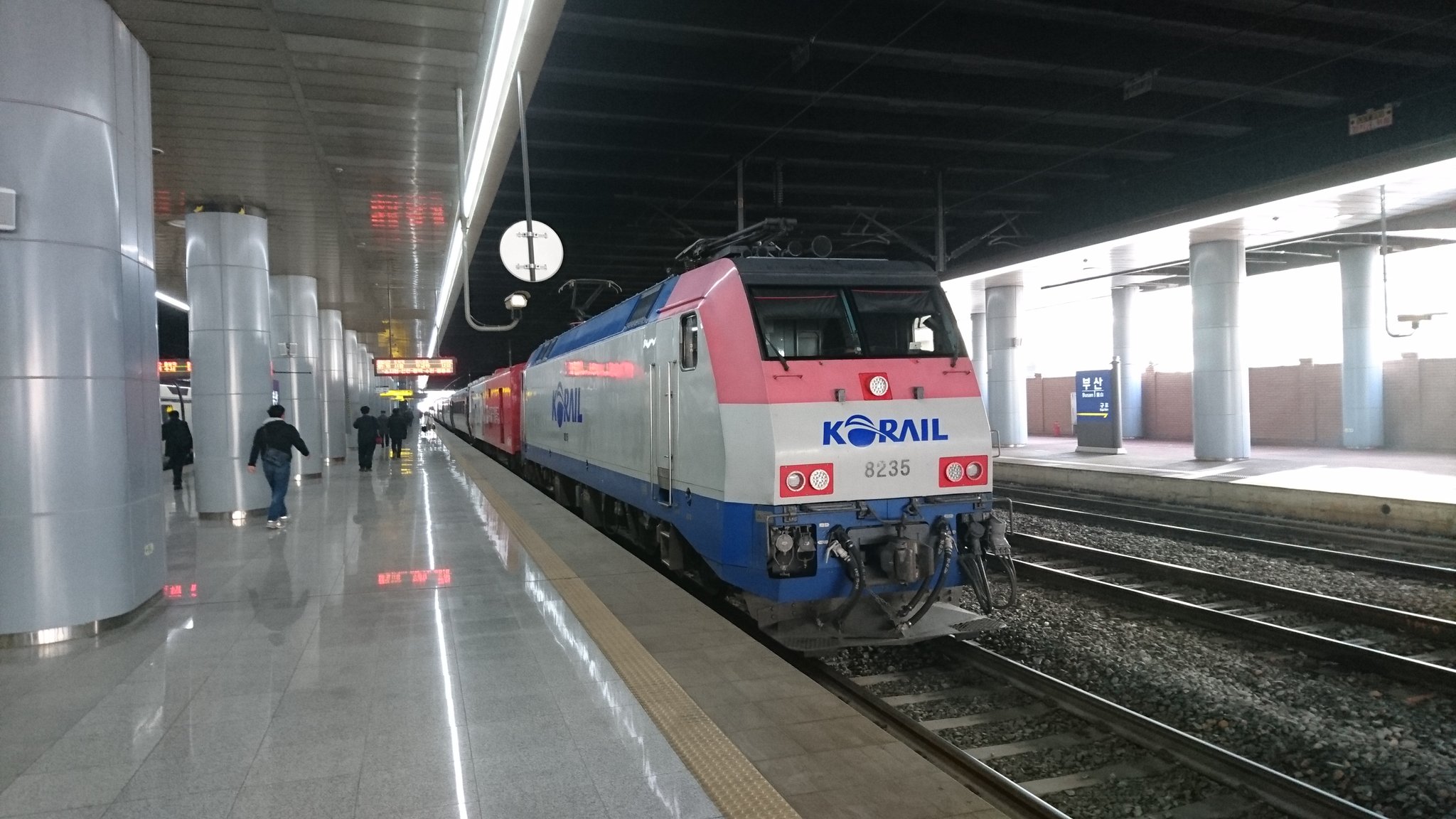 なご on Twitter: "釜山からソウルまで、飛行機なら40分、KTXやSRなら2時間半で着くところを、5時間半かけてムグンファ号で行きます 長距離の客車旅がしたかったんや なおお守りと ...