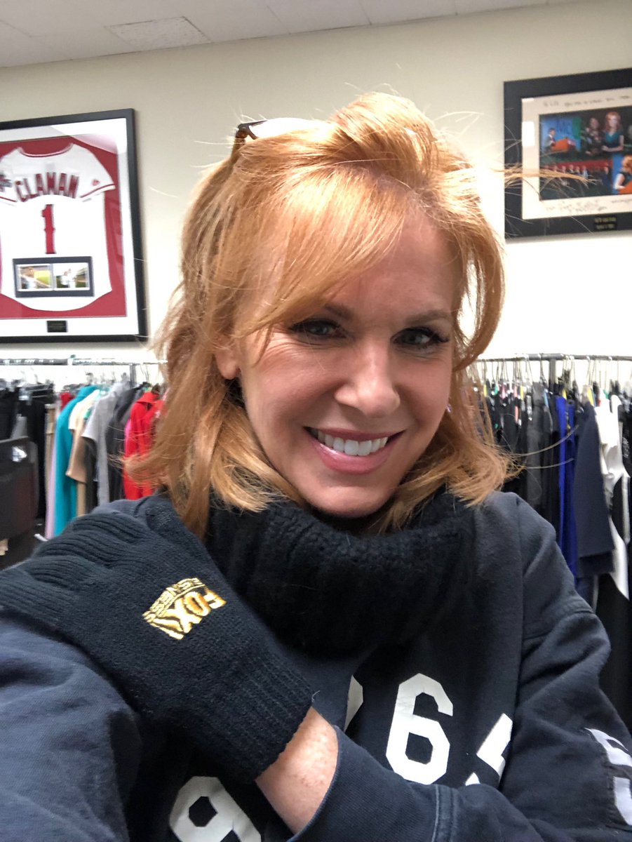Liz Claman's Instagram, Twitter & Facebook on IDCrawl