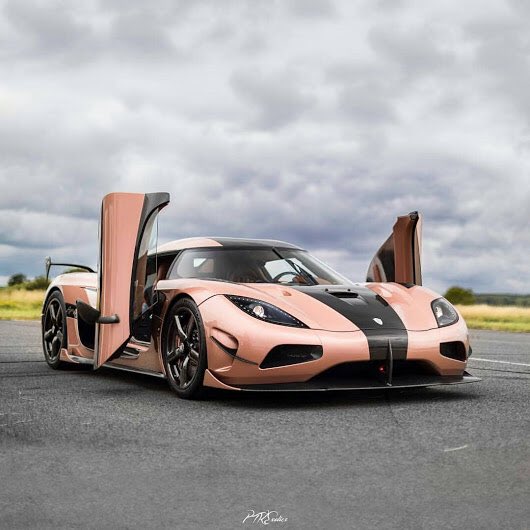 Koenigsegg Agera R Pink