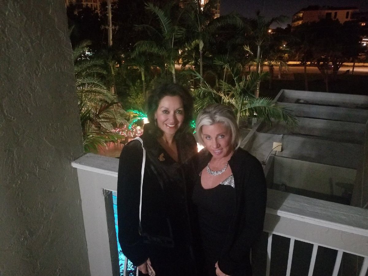 Persia monir фото