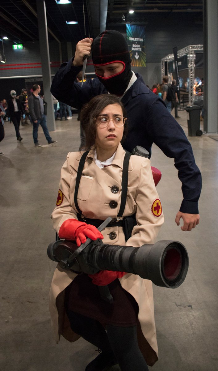Female Medic Tf2 Cosplay
