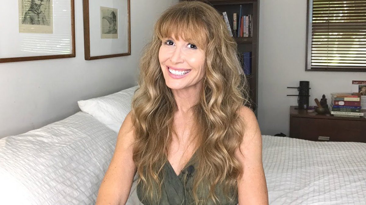 Lorraine C. Ladish on Twitter: "“Cómo cuido el pelo largo a los 50+” https://t.co/KAirSCpcXD…