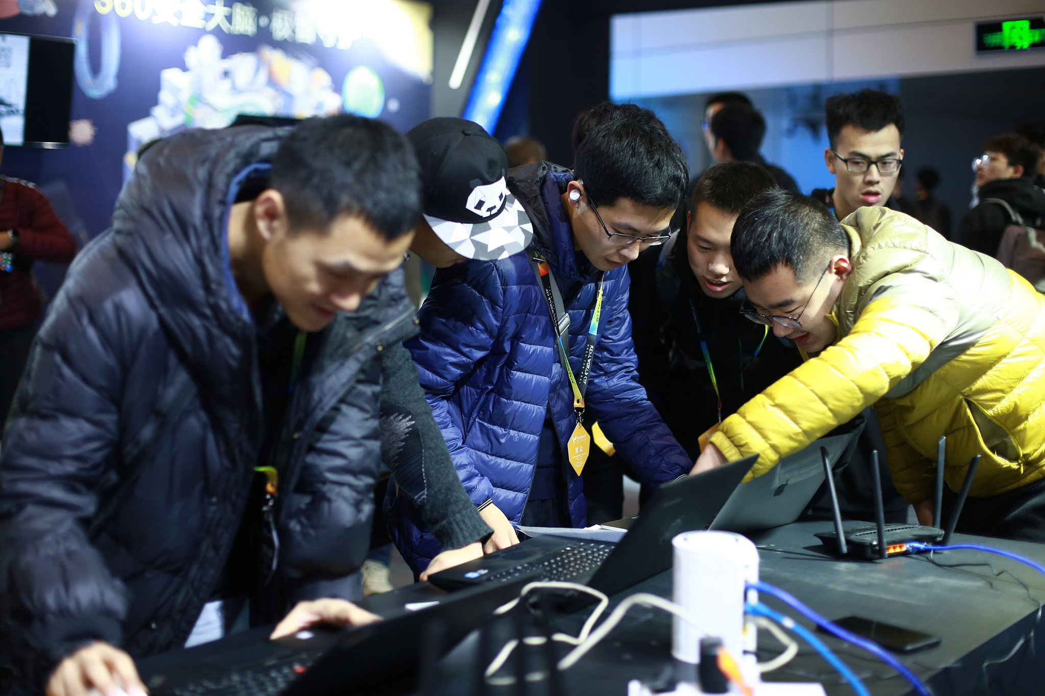 Real World CTF on Twitter: "#RealWorldCTF Real World CTF 2018 Finals is beginning at 10:00(UTC+8 ...