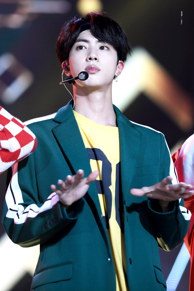 KPOPINA on Twitter: "يوم ميلاد سعيد لعضو BTS جين! نبذة مختصرة: (26 عامًا/1992) - لونه المفضل هو ...