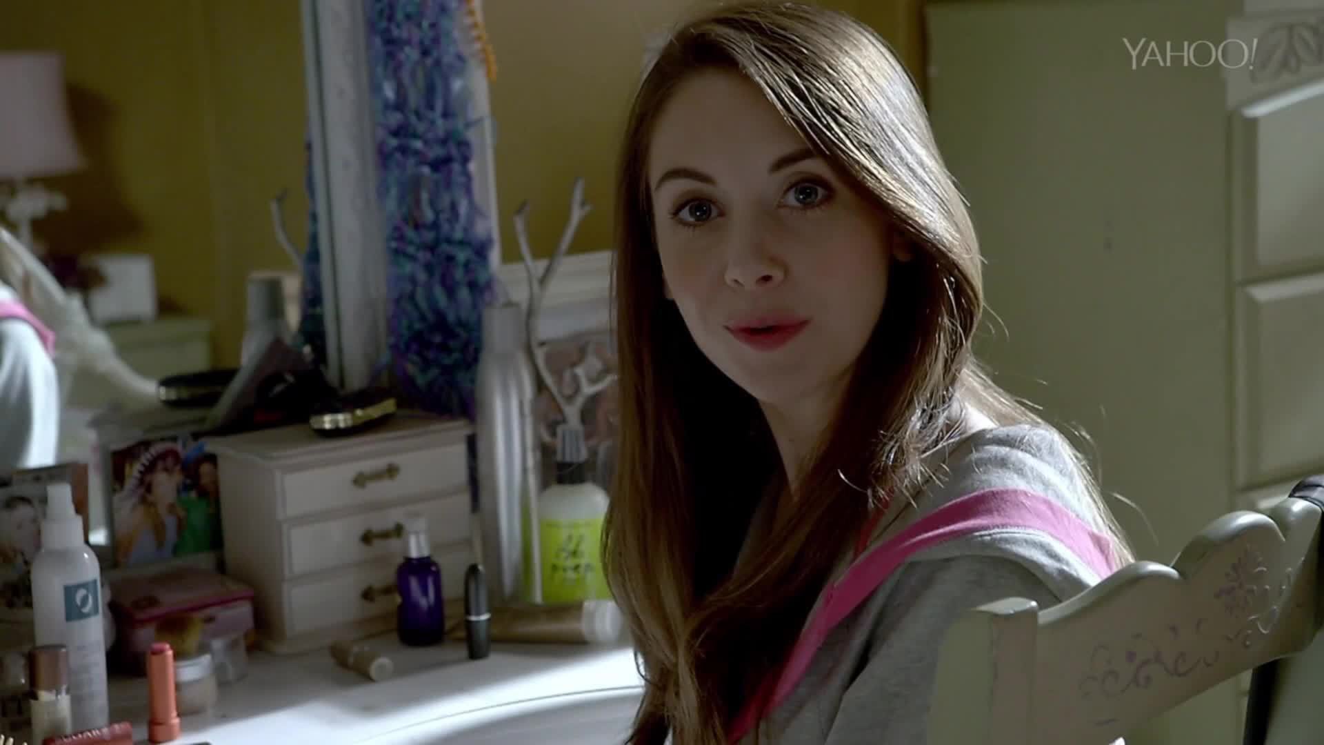 Alison Brie Et Gillian Jacobs A Man In The Women's Studies Class