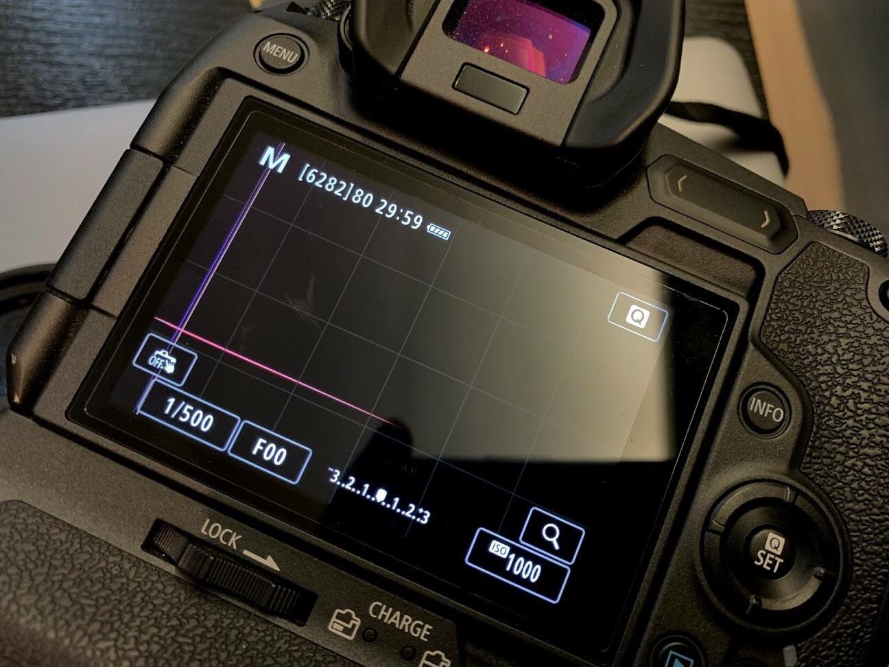 ฉลามนั้นชอบงับค on Twitter: "เห็นพี่คนนึงในกลุ่มกล้อง EOS R เอากล้องไปถ่ายงานคอนเสิร์ทแล้วไฟ ...