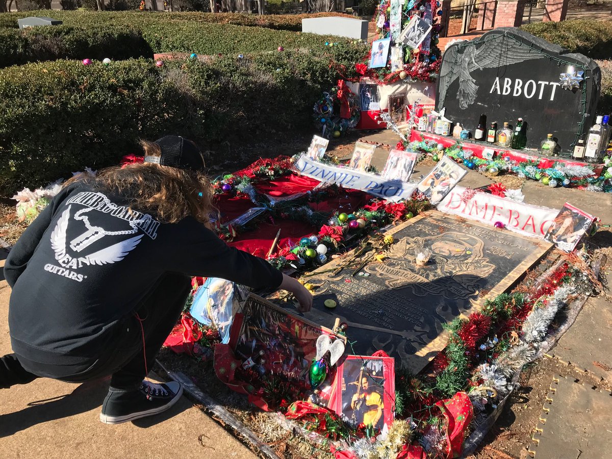Dimebag Darrell Burial