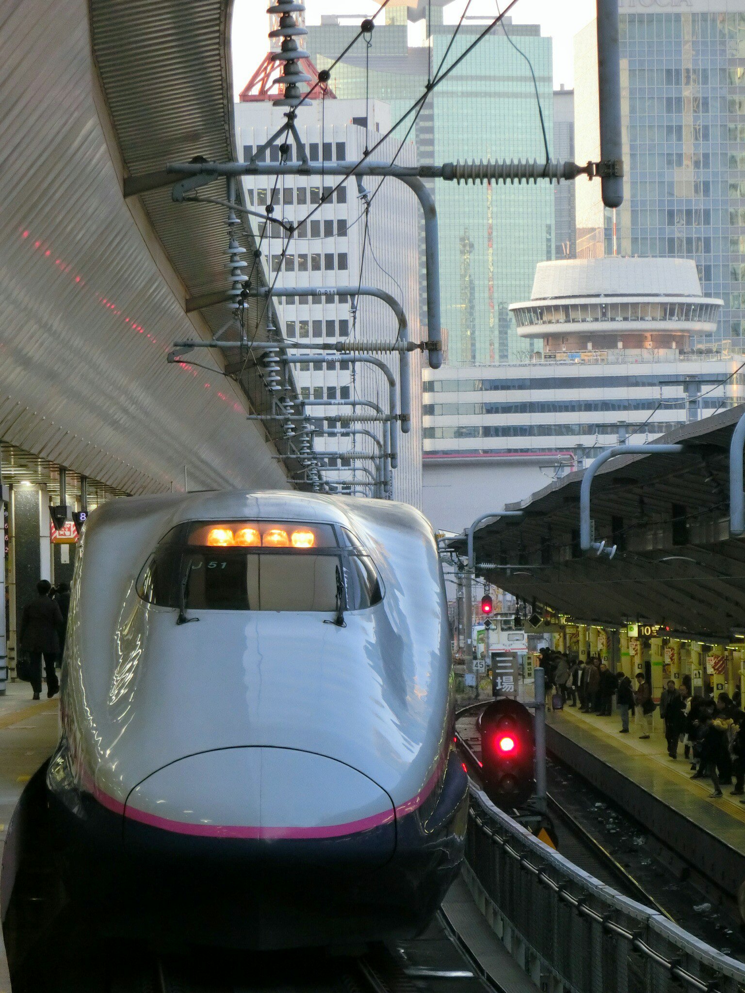 🌸🐰カトーくん🐻🌻 on Twitter: "12/21 E2系J51編成 4119B はやて119号盛岡行 東京駅にて。 ダイヤ改正でついに東京～盛岡間のはやてが消滅へ はやてとこまちの ...