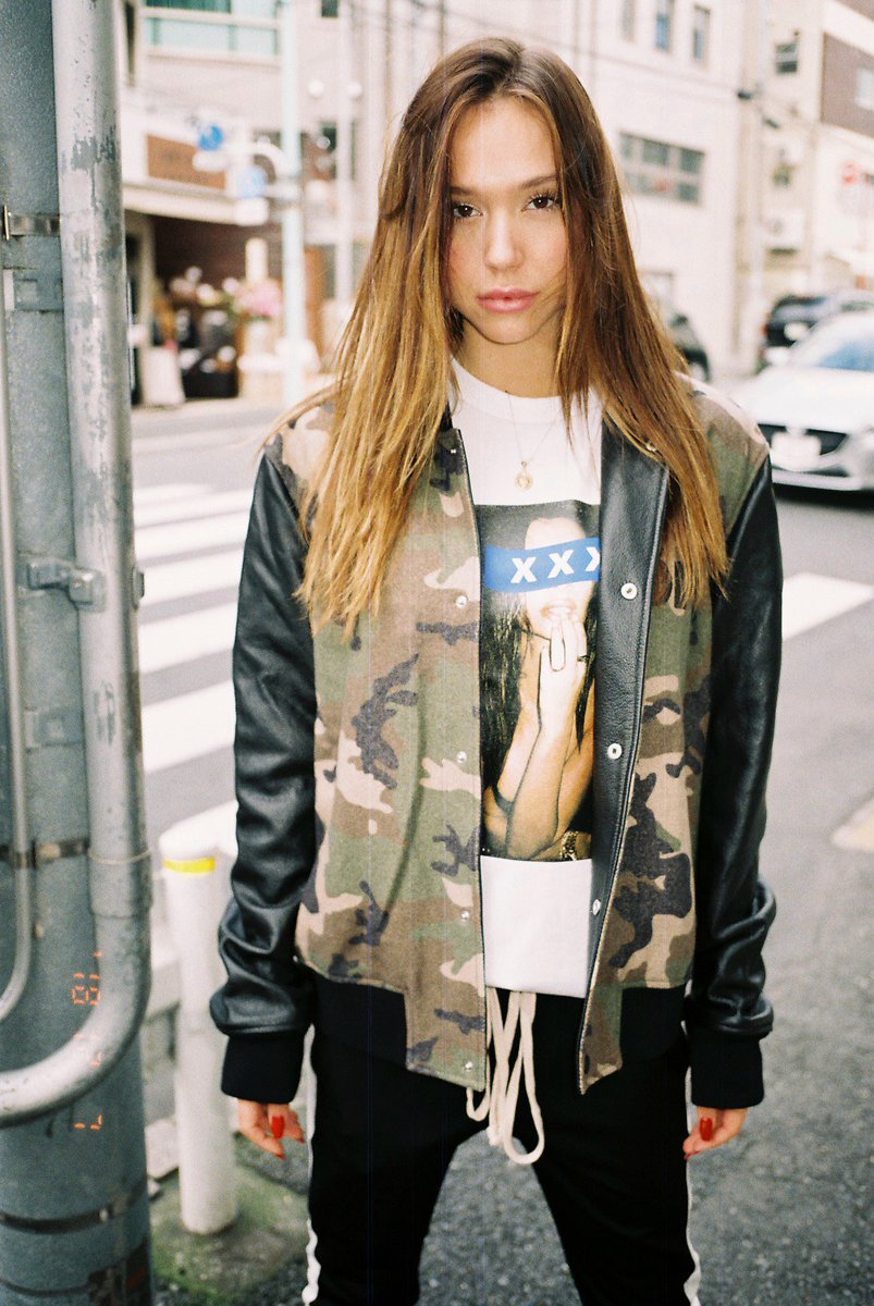 Alexis Ren @alexisren