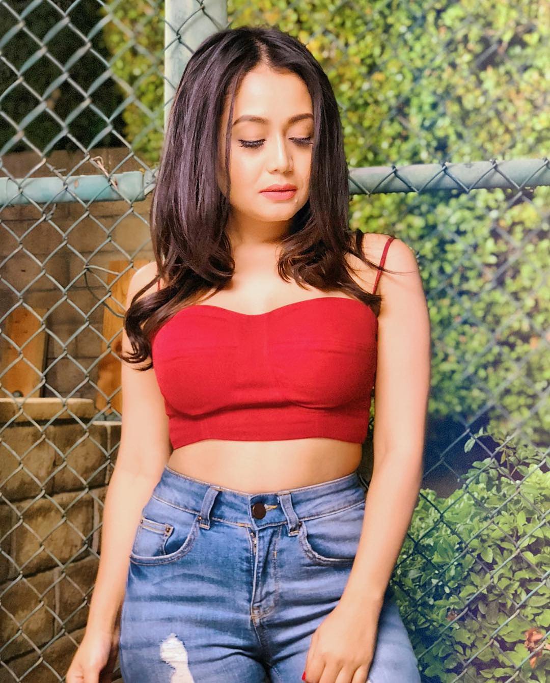 Top 84+ about neha kakkar wallpaper - Billwildforcongress