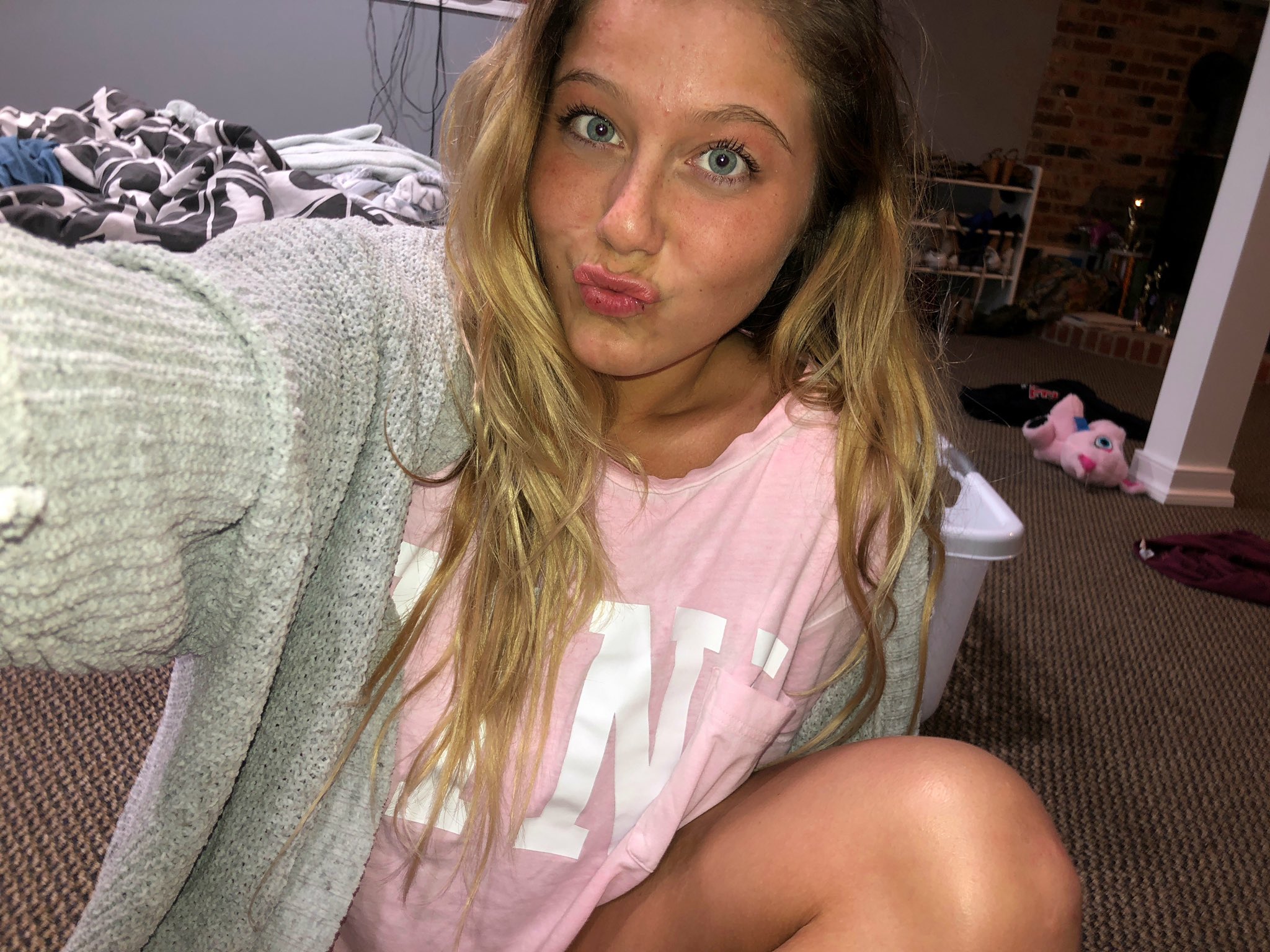 Ev On Twitter bouta Be Out Like A Light sleepyselfies ev-on-twitter-bouta-be-out-like-a-light-sleepyselfies