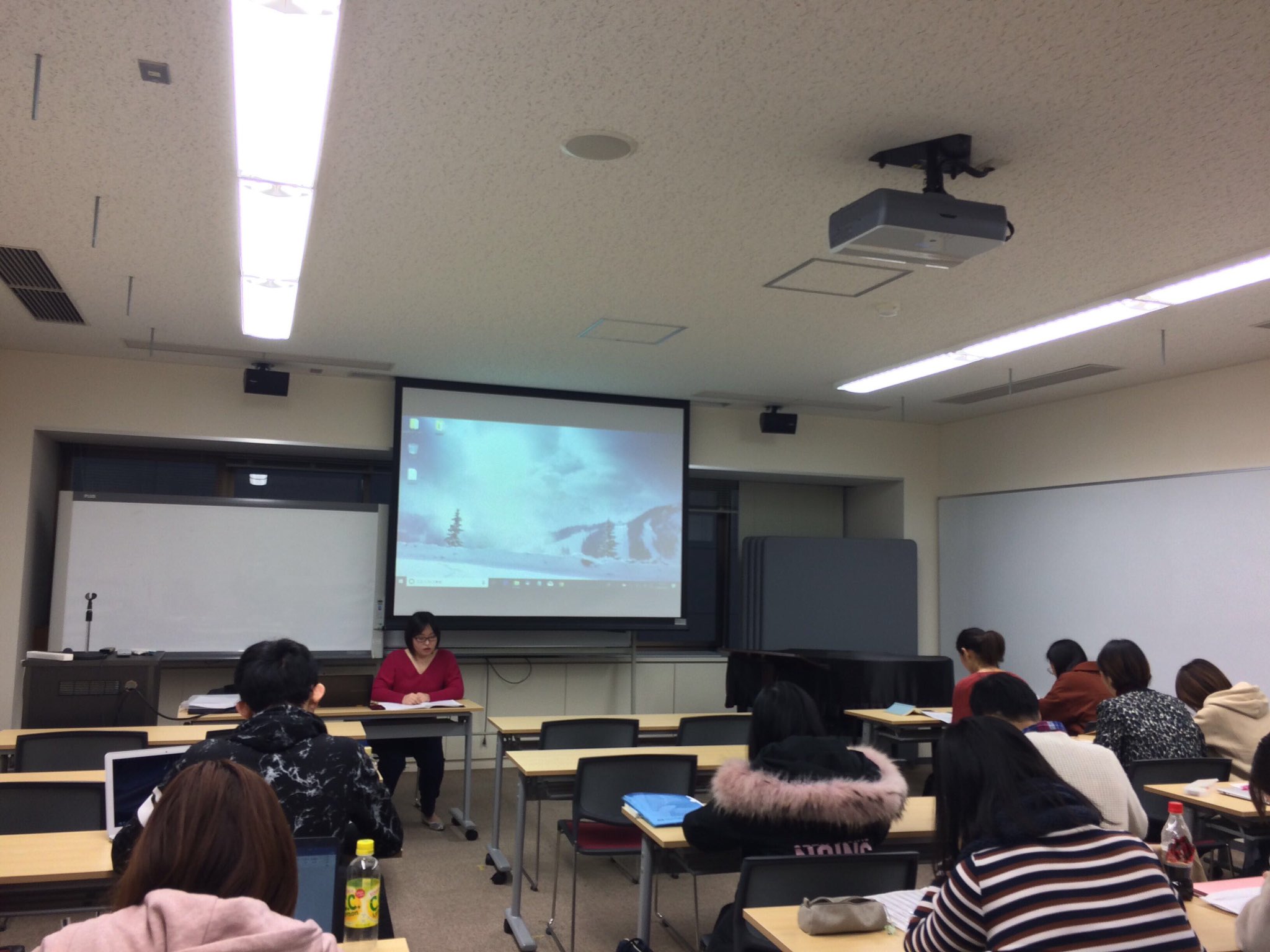 Nishida Lab on Twitter: "Today Nishida Lab had a guest speaker Mrs. 花房 真理子. She delivered a ...