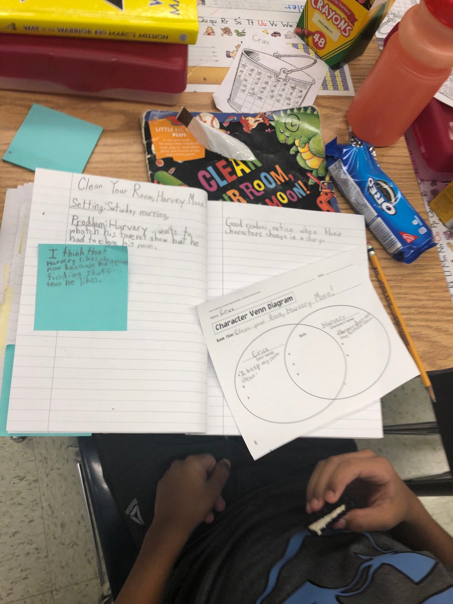 Meadowbrook School on Twitter: "Students in grade 2 taking a closer ...