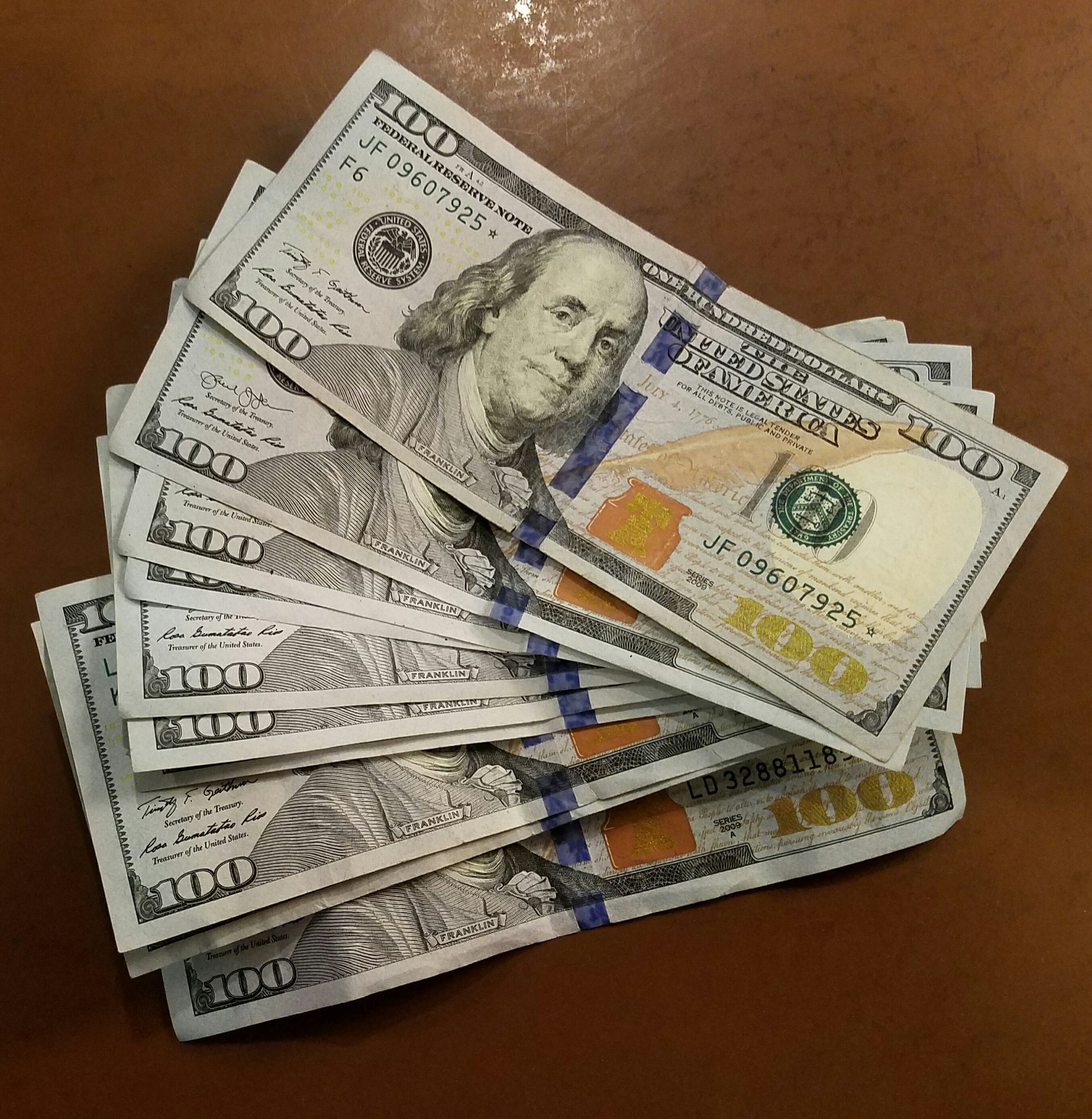 2000 Dollars Cash In Hand