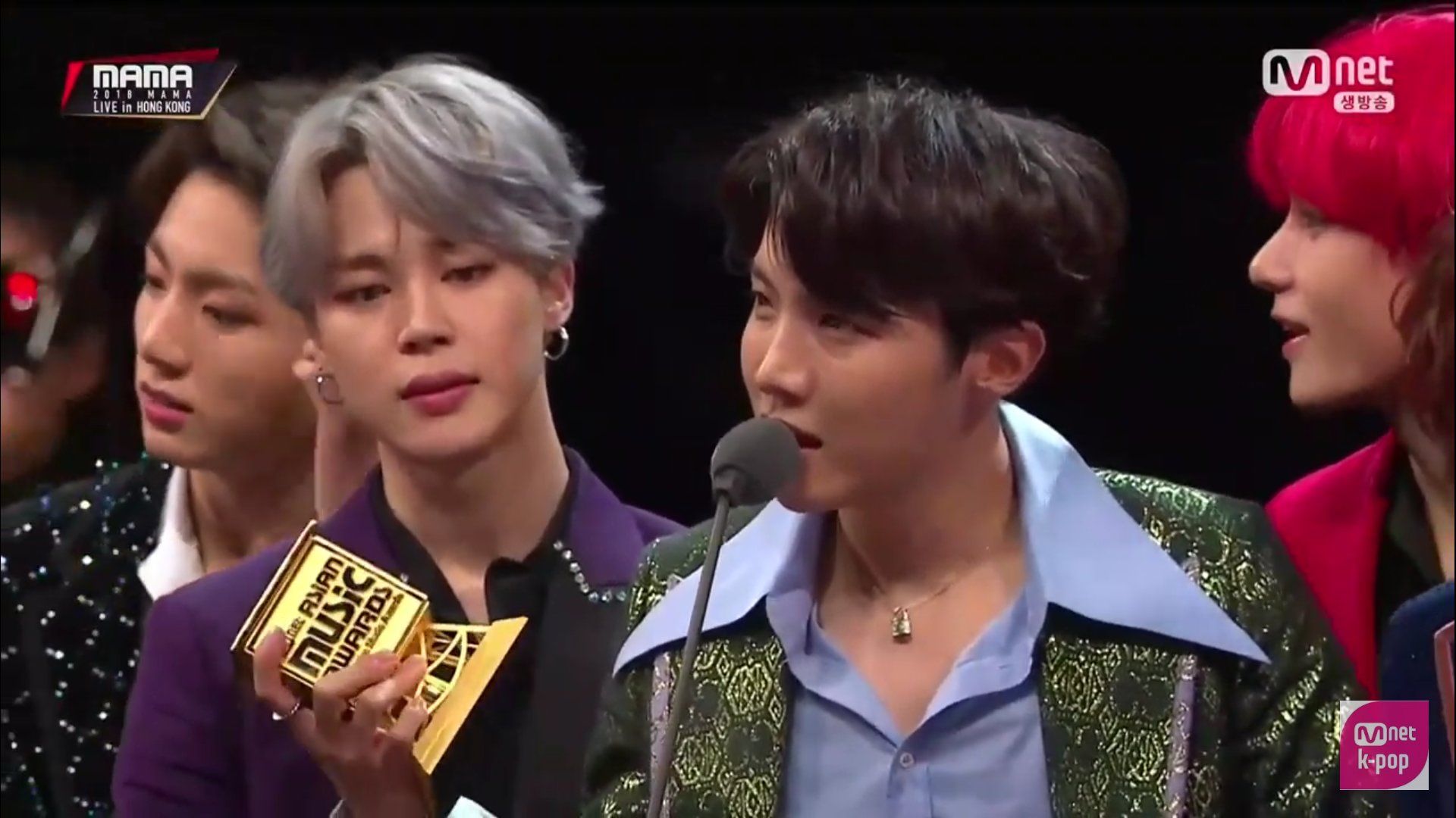 KPOPINA on Twitter: "تهانينا لفرقة BTS لحصولها على جائزة "فنان السنة" (ديسانغ) في حفل جوائز ...