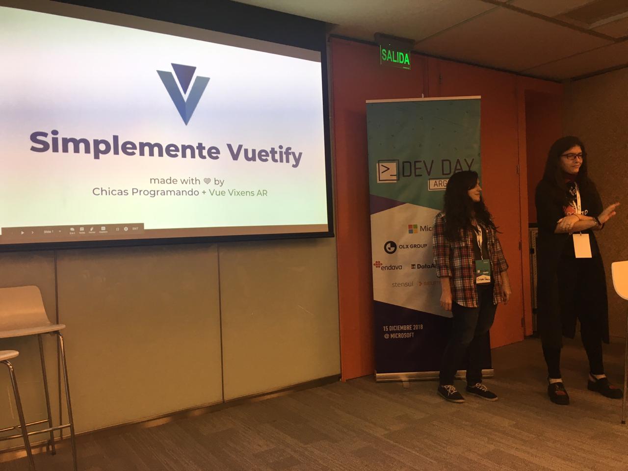 Chicas Programando 🏳️‍🌈 on Twitter: "Nuestras unicornias @puribey y @giselleperez91 presentaron ...