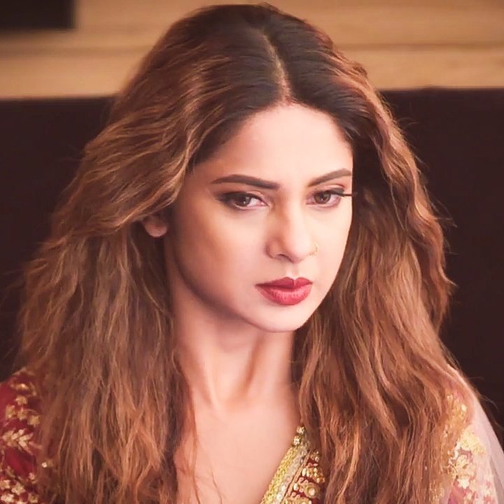 Jennifer Winget's Instagram, Twitter & Facebook on IDCrawl