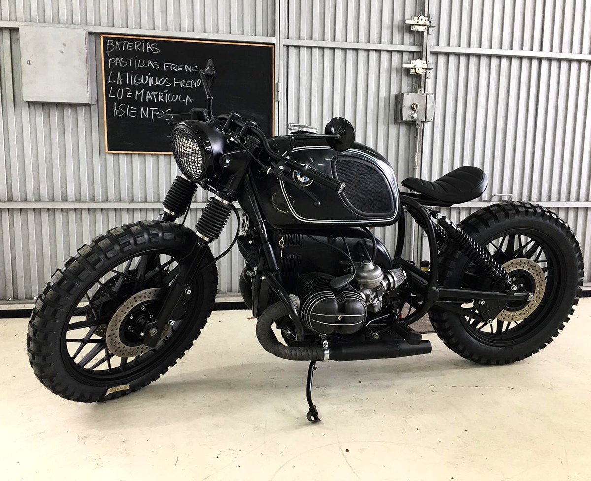 Black Cafe Racer | Reviewmotors.co