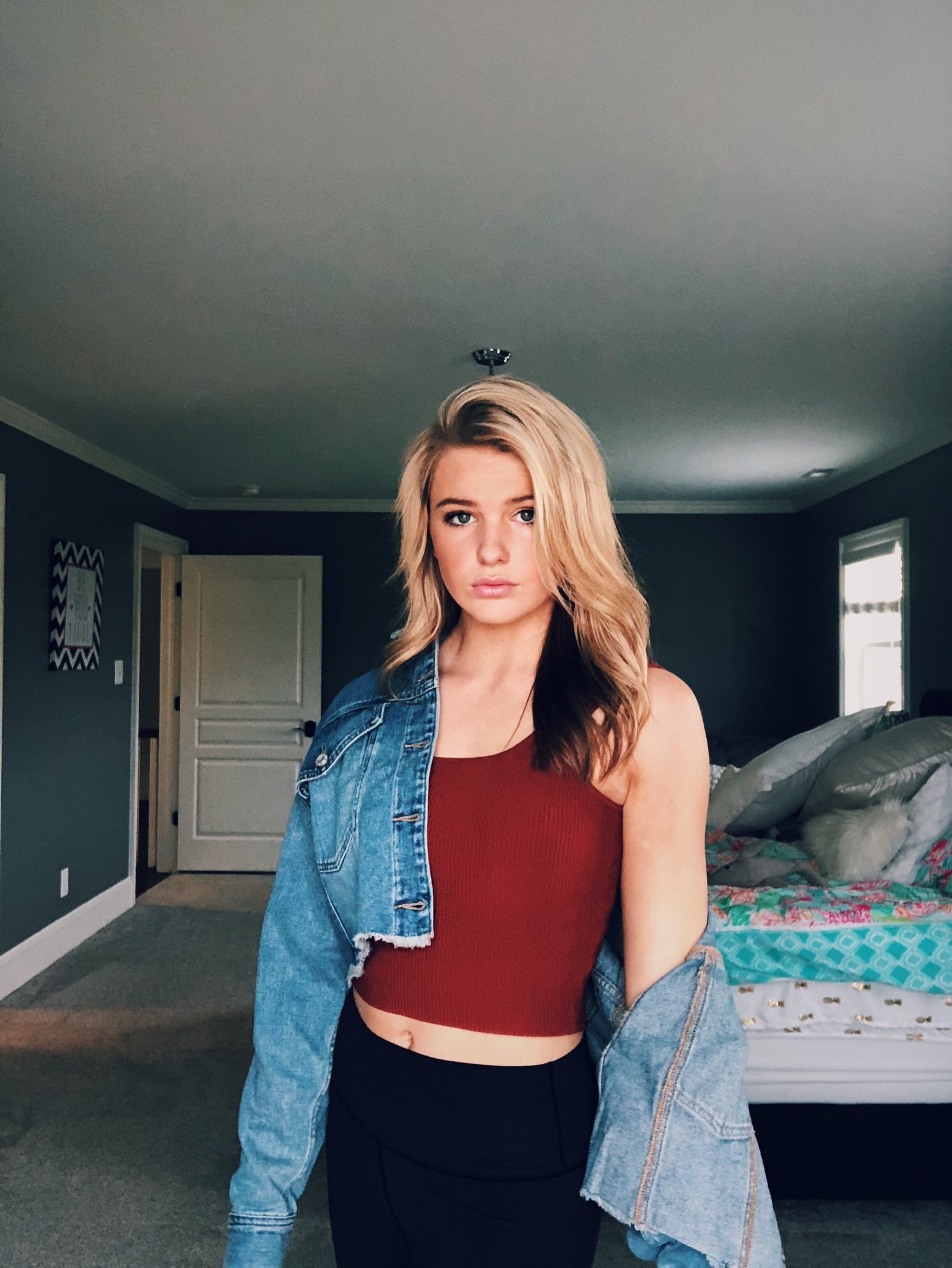 Taylor Floyd on Twitter: "new year, same me https://t.co/PLIWgB58Ov" / Twitter