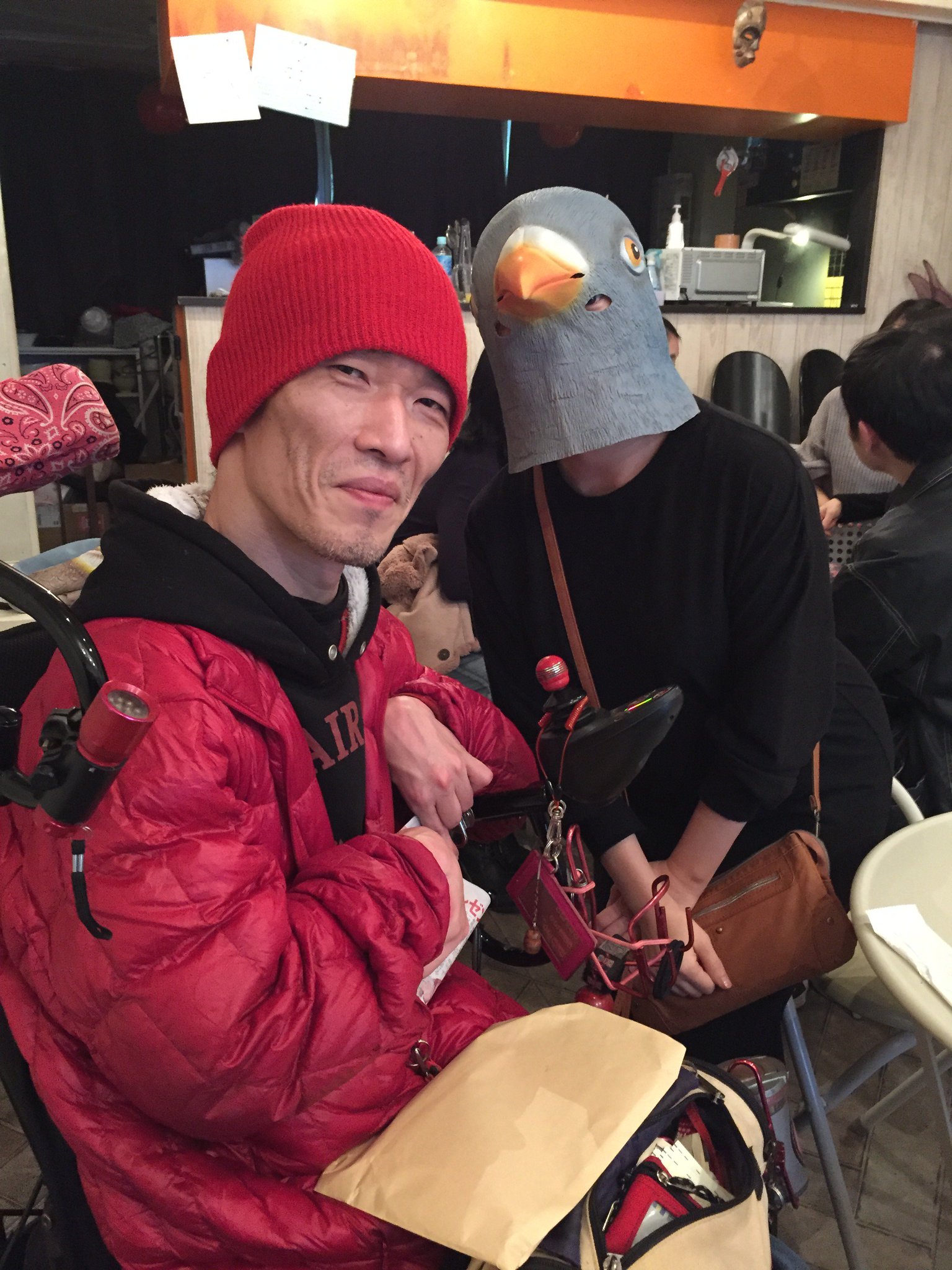 山田ノジル@『呪われ女子に、なっていませんか?』 On Twitter 昨晩の出版記念トークショーには、子宮教のボスこと子宮委員長はる氏の