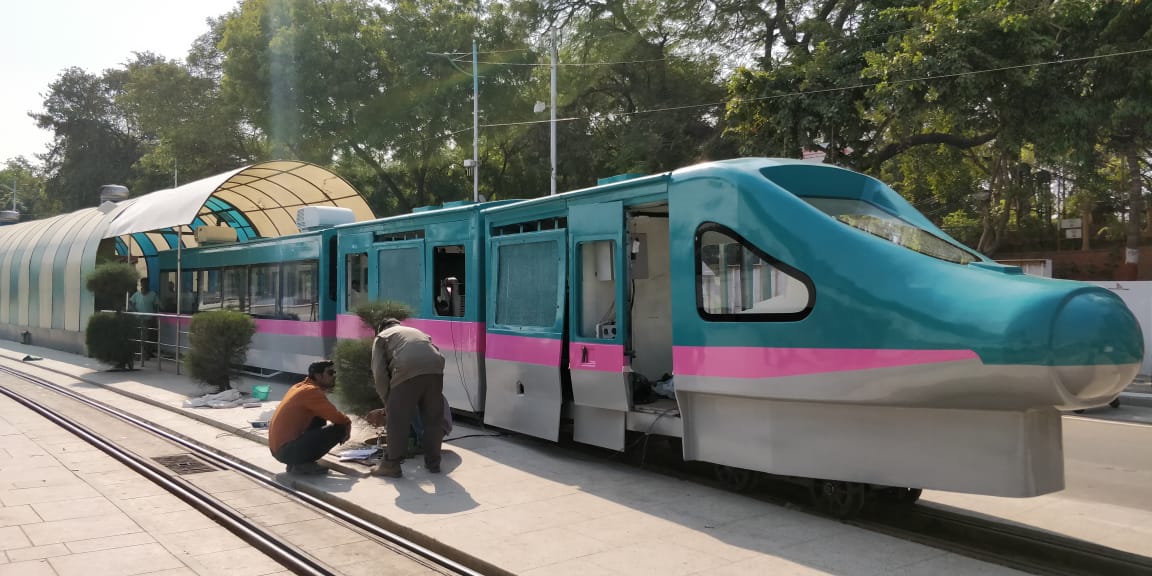Kankaria Lake Front to have bullet-train lookalike AC train | DeshGujarat