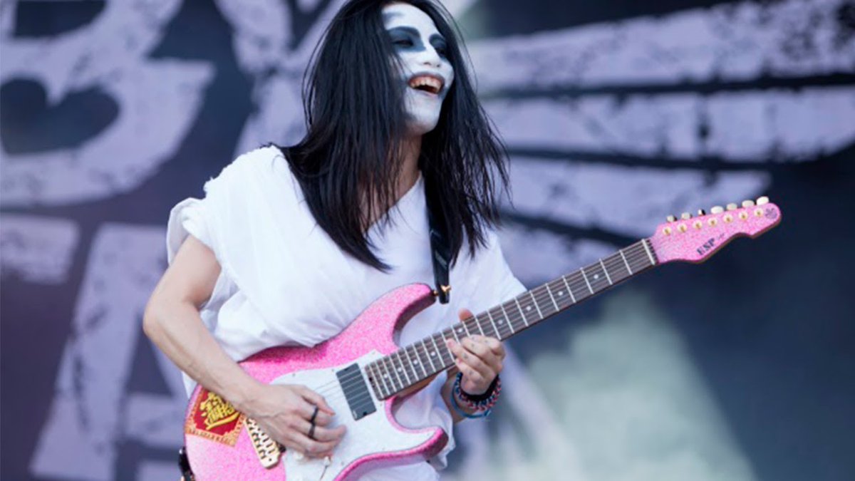 Happy 35th birthday to the god of guitar, Takayoshi Ohmura! : r/BABYMETAL