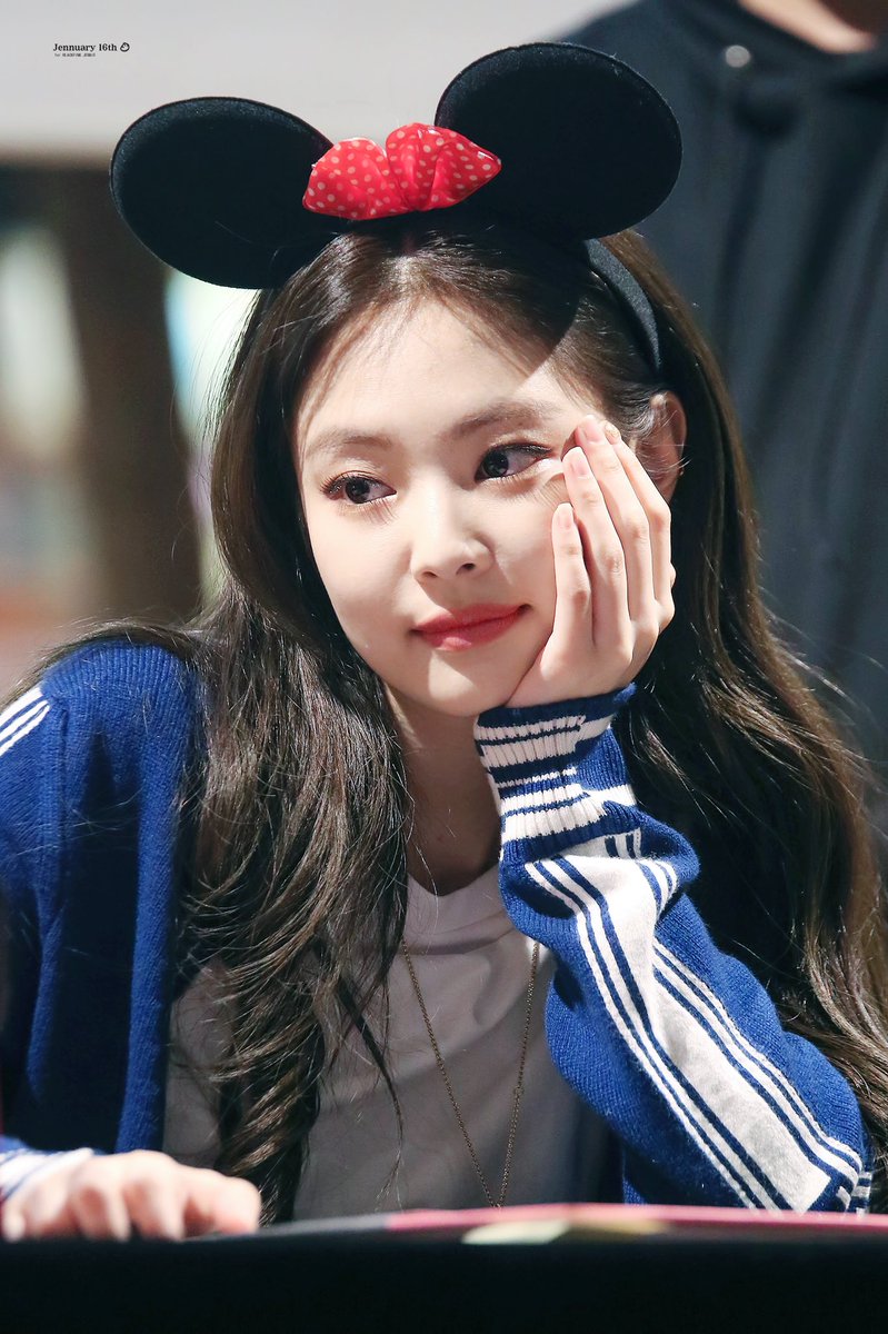 Jennie smile Fan Meeting 2018 #blackpink #kimjennie #jenniekim #jennie ...