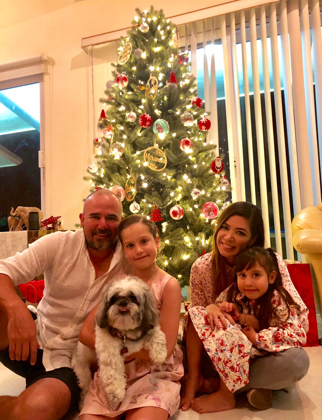 Tamara Vargas on Twitter: "La familia Treviño Vargas, les abrazamos, deseando para cada uno de ...