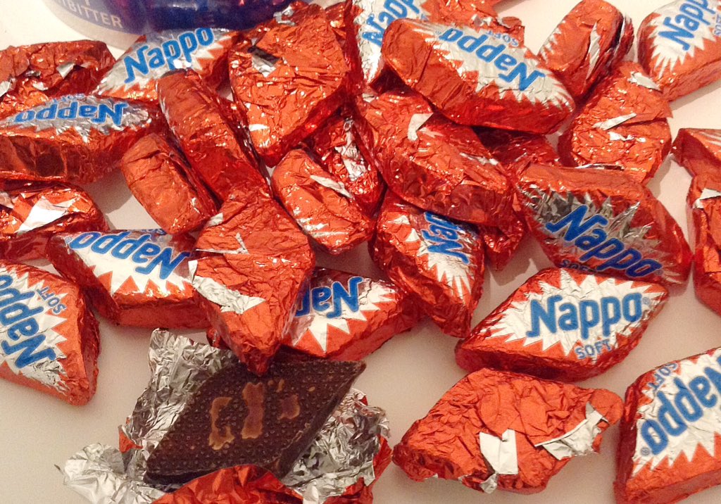 「人のこと言えないけど、顔がspy vs spyみたいになってる 」Tetsu Kayamaの漫画