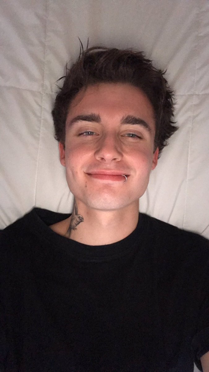 Weeklychris Instagram