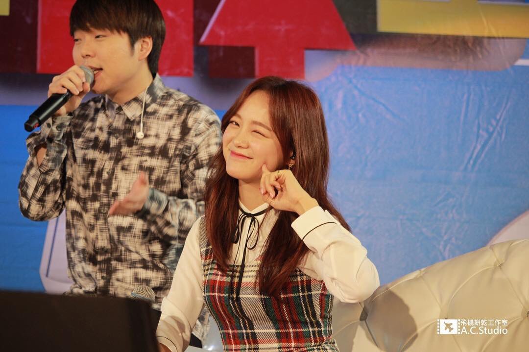 김세정 - KIM SEJEONG on Twitter: "[FANTAKEN] 190105 - School Classroom program live (cr ...