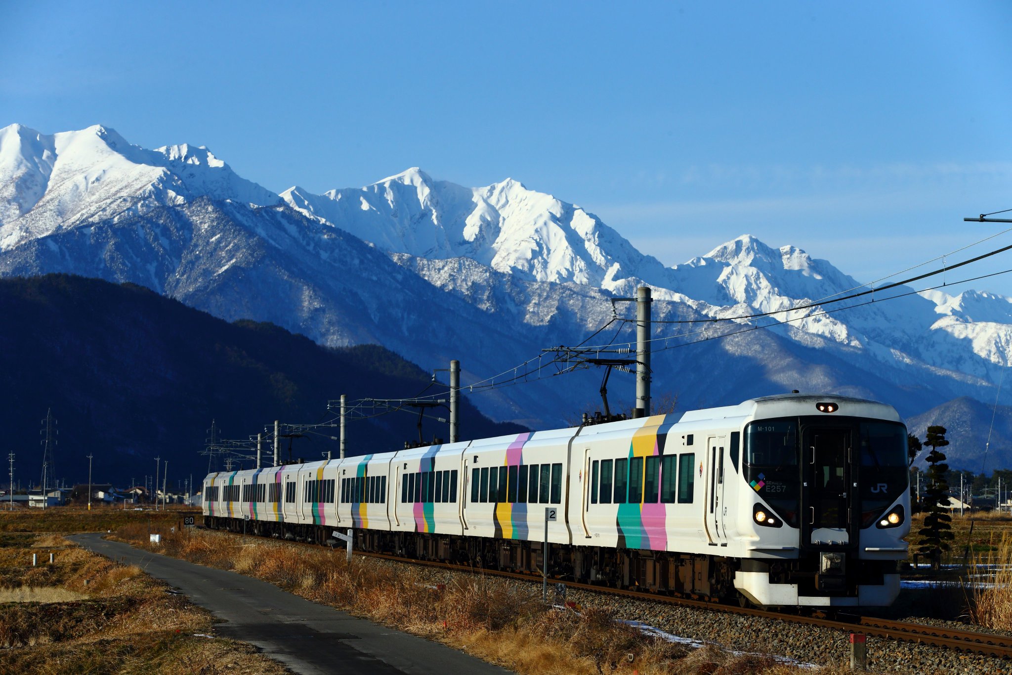 おぎ on Twitter: "特急あずさ29号 E257系 M101編成 大糸線 信濃常盤～安曇沓掛 2019/1/4 https://t.co/674lZtkzKX" / Twitter