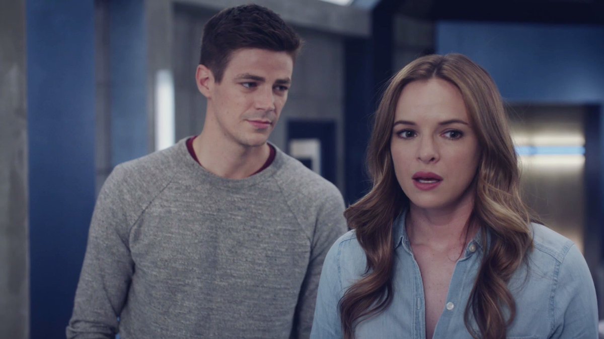 Barry and Caitlin #TheFlash 5x06 #snowbarry Definition of heart eyes ...