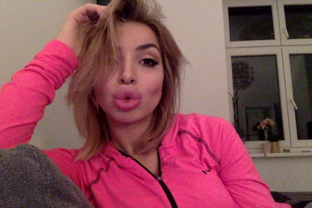 Bimbos And Plastic On Twitter Dont Know Who This Is But Absolutely Love Her Lips😍😍😍 T