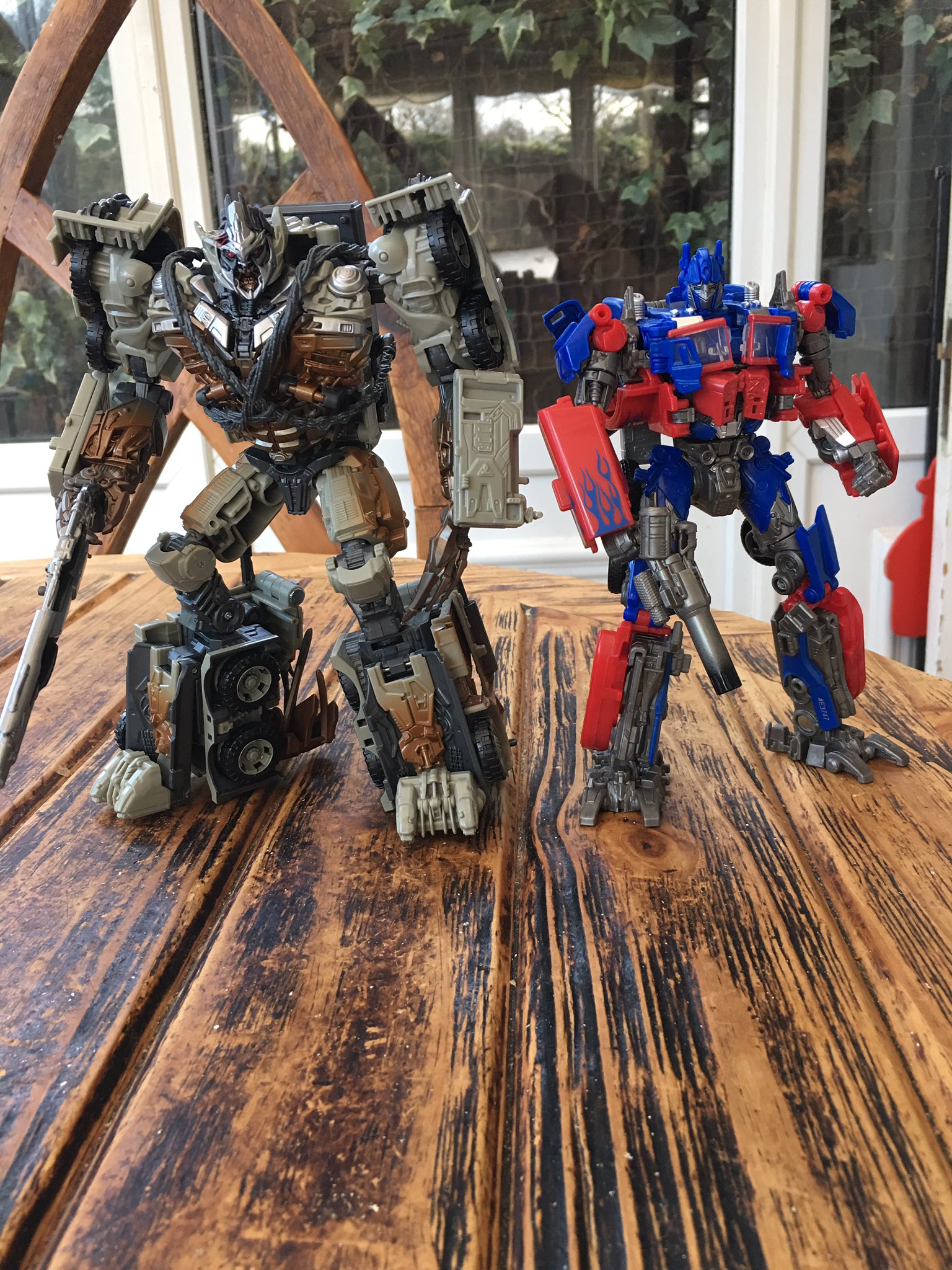 Transformers Prime Megatron Voyager