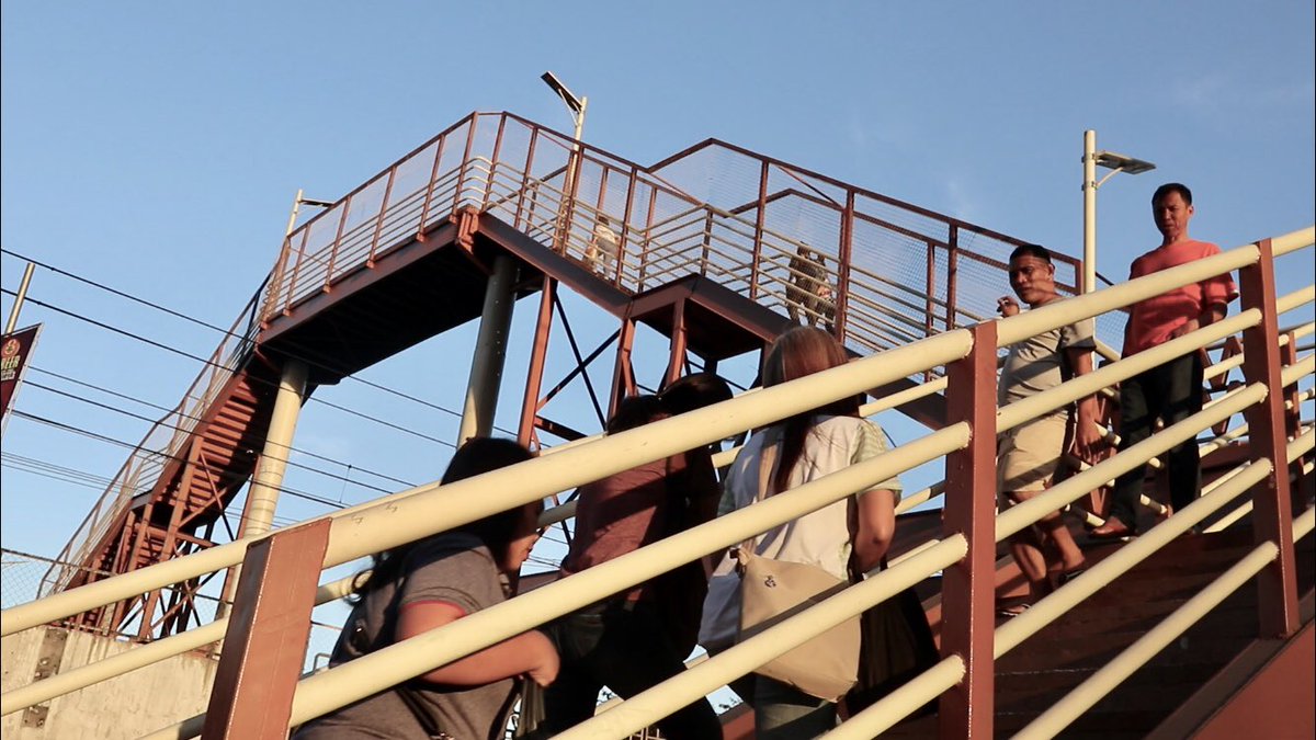 According to MMDA, at least 1,500 pedestrians use the footbridge daily ...