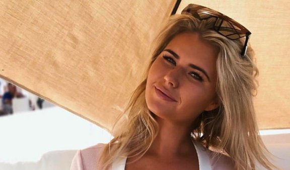 Meet Holly-Daze Coffey – Australian Surfer
