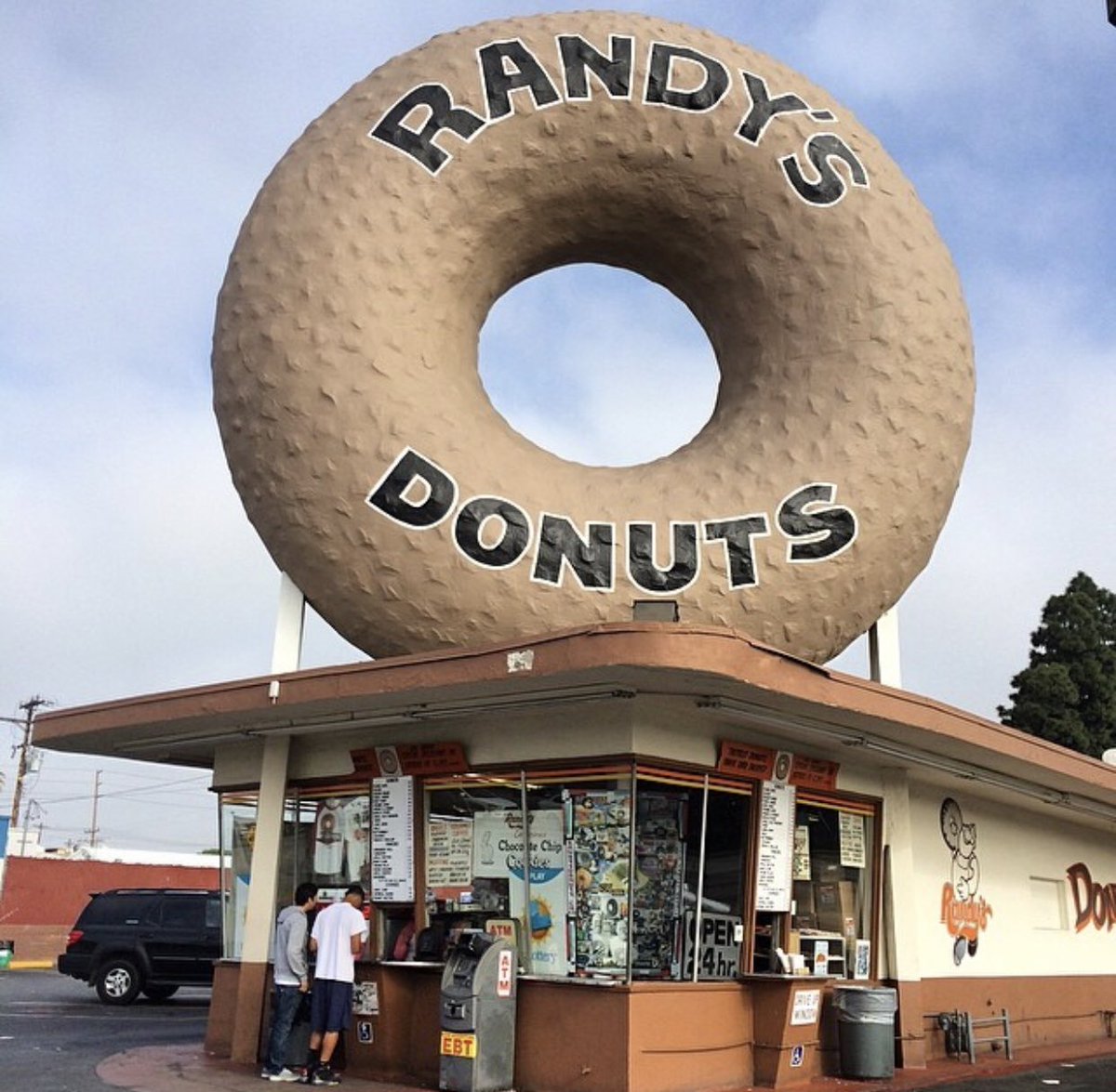 Randy’s donuts in inglewood, calif. has painted its iconic donut to ...