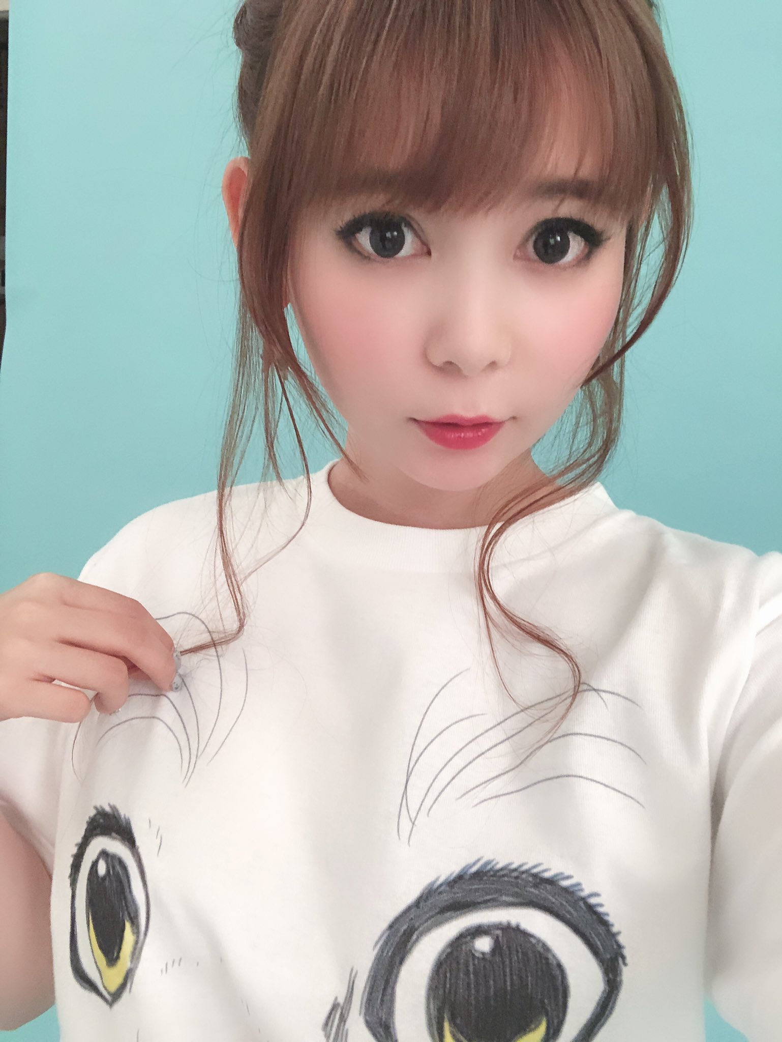 20周年の中川翔子🍒🍉🍫 on Twitter: "mmts新作 ピンクちゃんフェイスTシャツ わたしが描いたピンクちゃん 鼻ぴんく！色こだわりぴんく https://t.co ...