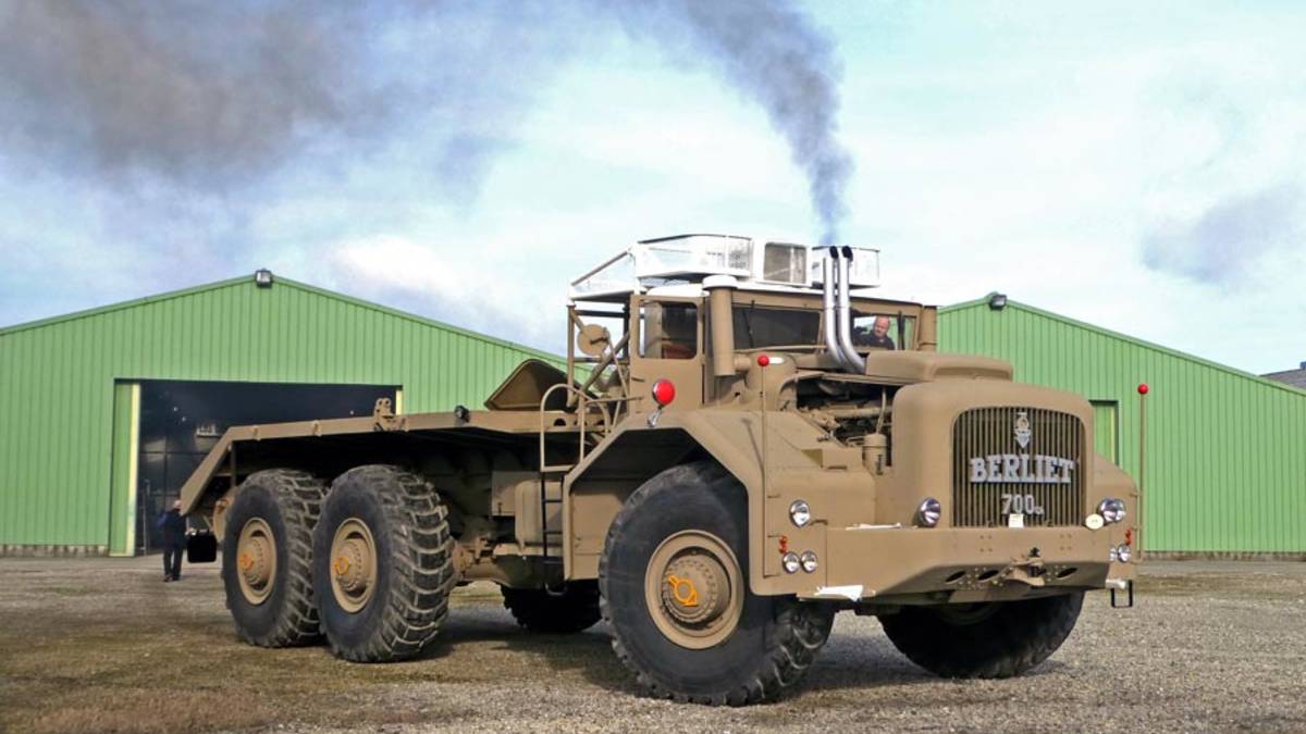 The Mighty Berliet T100 is rolling across France right now on its way ...