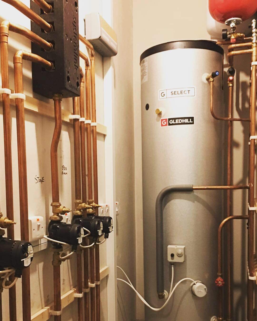 SystemLink on Twitter: "Superb example of our Spirozone Manifold in action. Quality installation ...