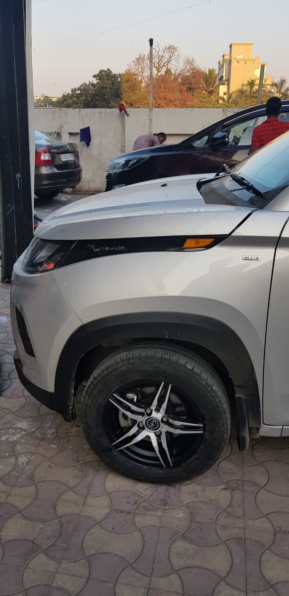 Neo Wheels on X Thank you CAR WORLD for sharing these pics with us. NeoWheels fitted on Mahindra KUV100. NeoWheels No.1 Alloy Wheel Brand in India neowheels alloys alloywheels mahindra kuv100