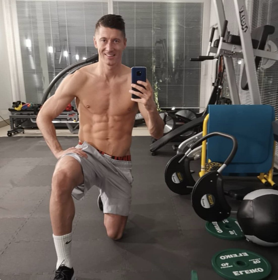 Robert Lewandowski Six Pack