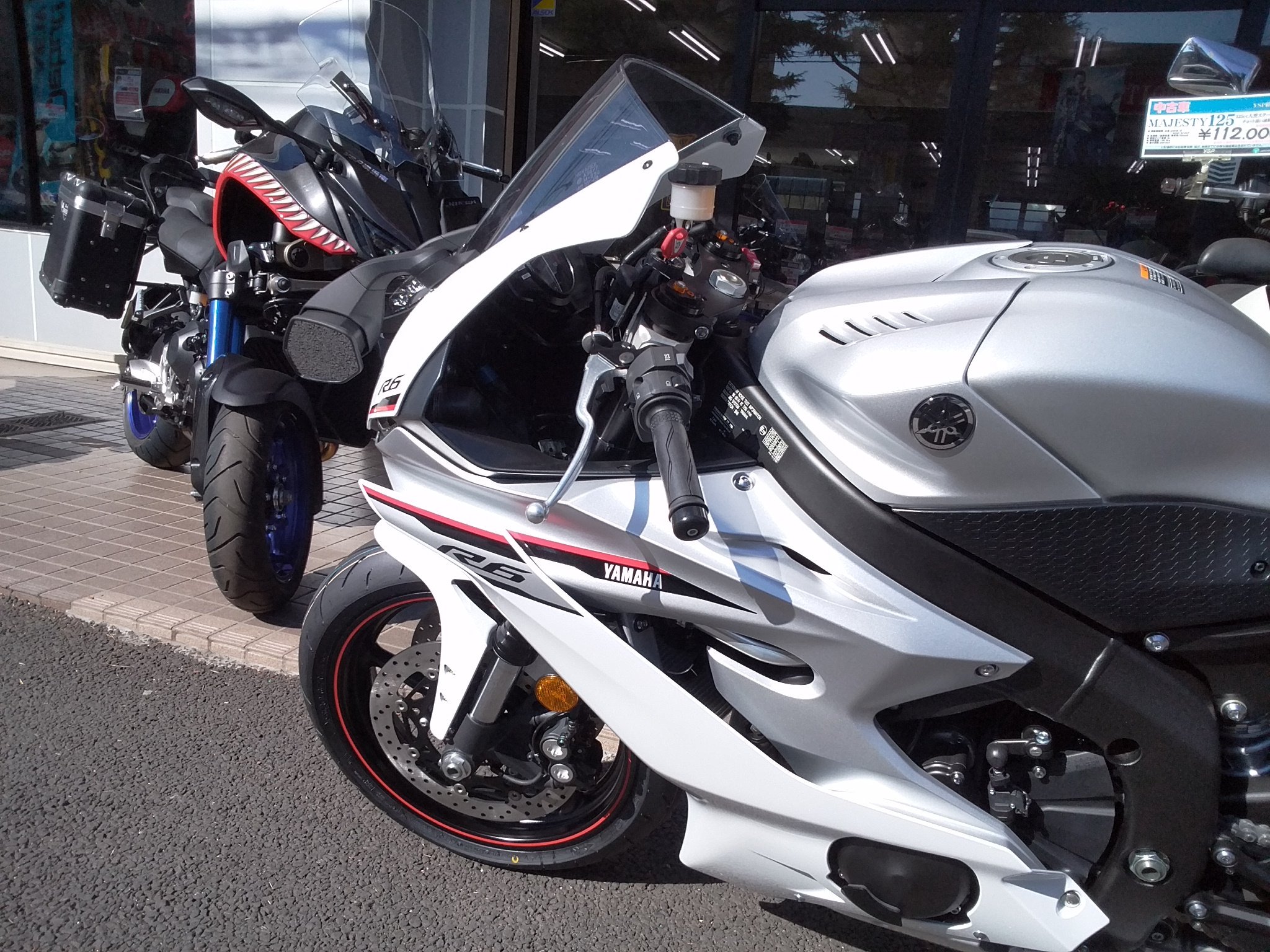 YSP横浜南 on Twitter: "来たぁ～ YZF-R6 2019年モデル シロ！ いいねぇ！ ナイケンとの2ショットも いいねぇ！ #YZF-R6 #2019年モデル #プレスト ...