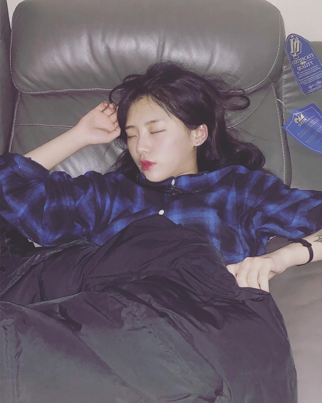 이바다 On Twitter 190221 30분만 잔다는게 푹자고 😭찍는줄도 모르고 😭…