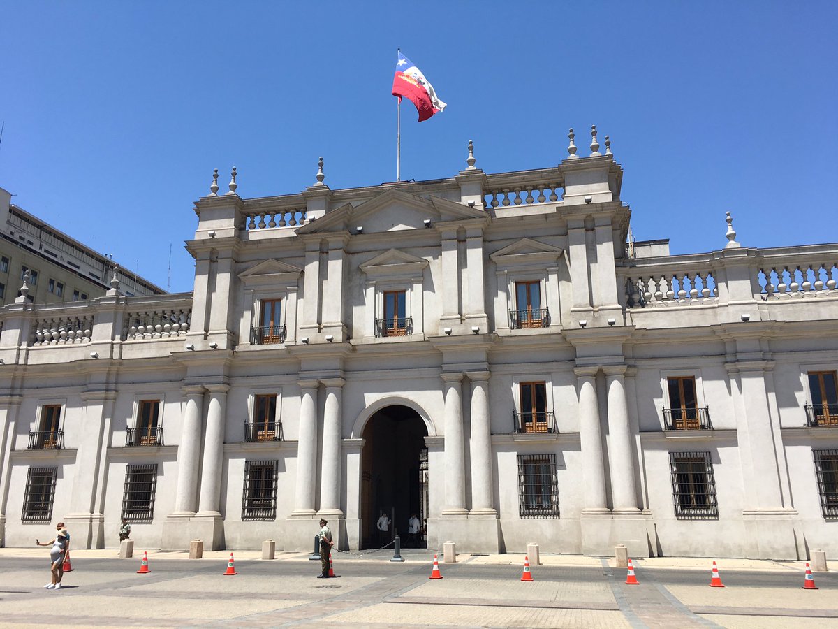El Palacio de La Moneda, sede del Poder Ejecutivo de ?? Santiago Chile ...