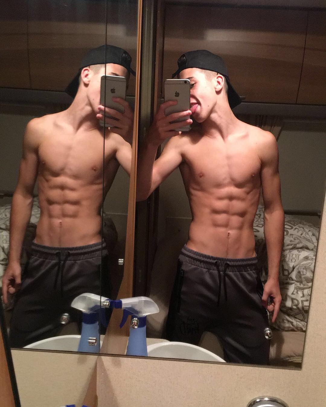 Boy Selfie Abs
